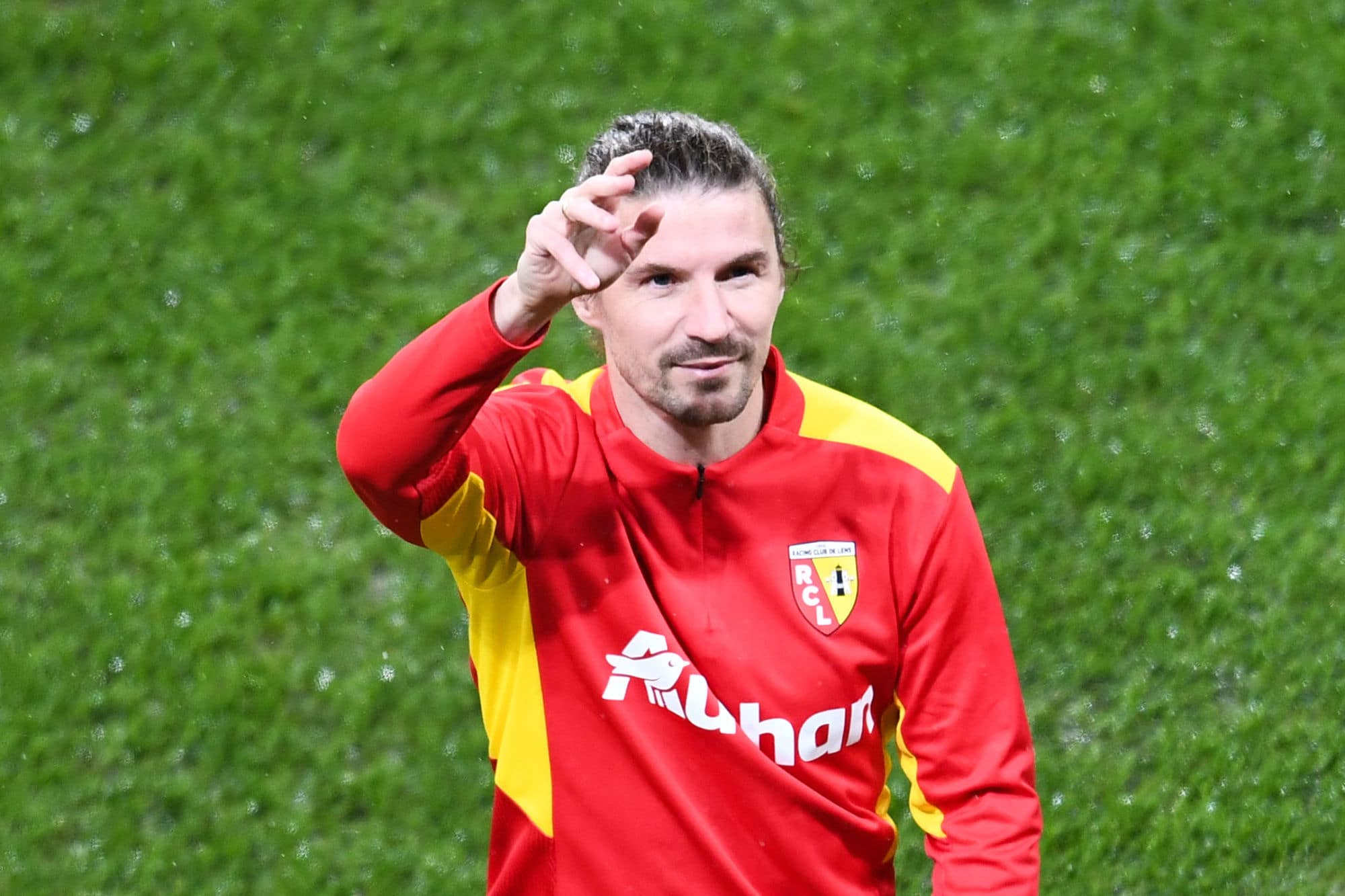 Lens : Yannick Cahuzac prend sa retraite ! - BeFoot